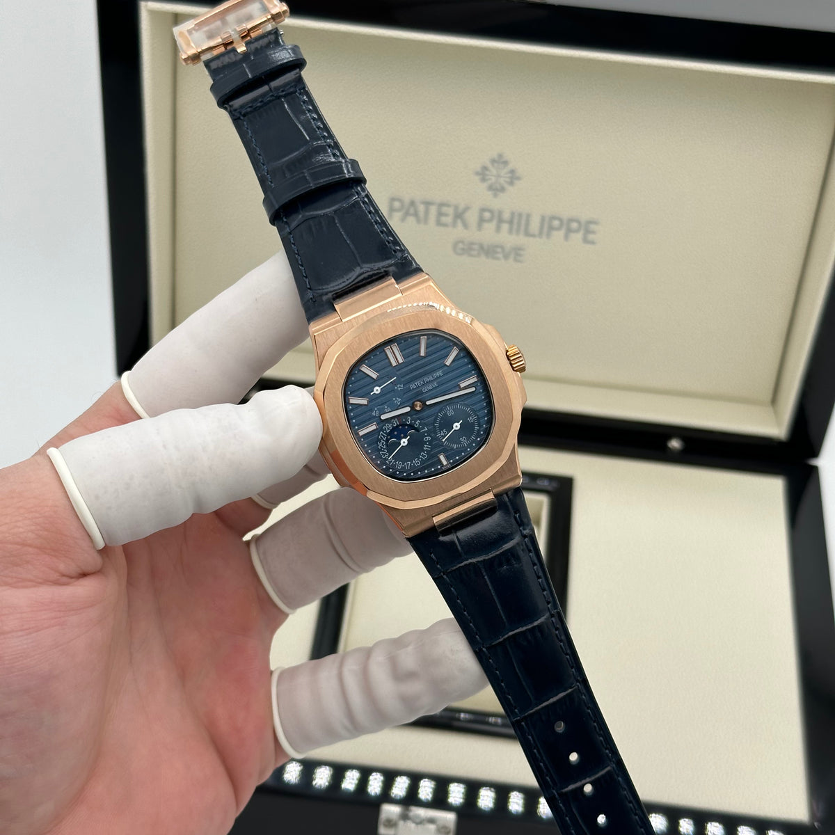 Patek Philippe Nautilus Automatic — Mr Lilac Leather