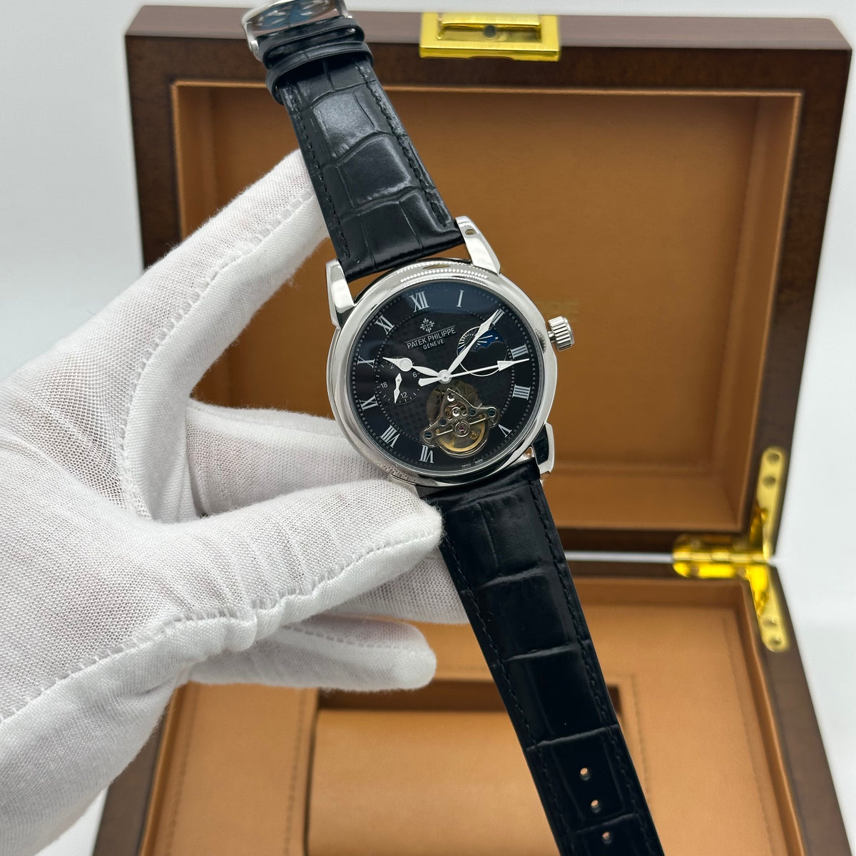 Patek Philippe Nautilus 5719/10G-010 – Full Diamond-Paved White Master ...